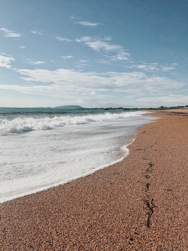 4 plaje superbe din Grecia- Peloponez pe care trebuie sa le vezi ...