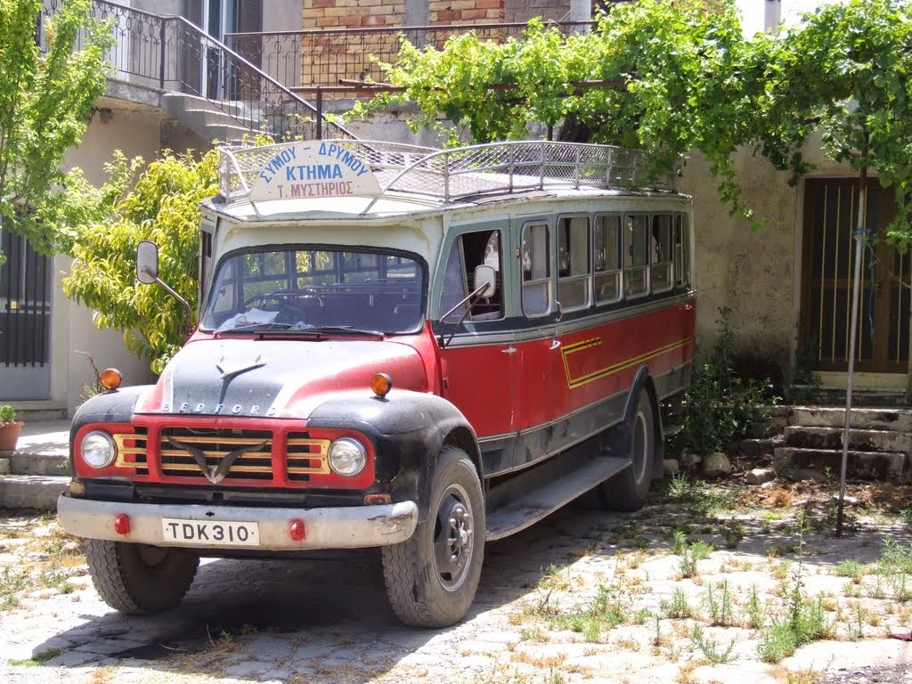 Η Κύπρος δείχνει το δρόμο: Παλιά λεωφορεία για τουρίστες! ~ BUS ...