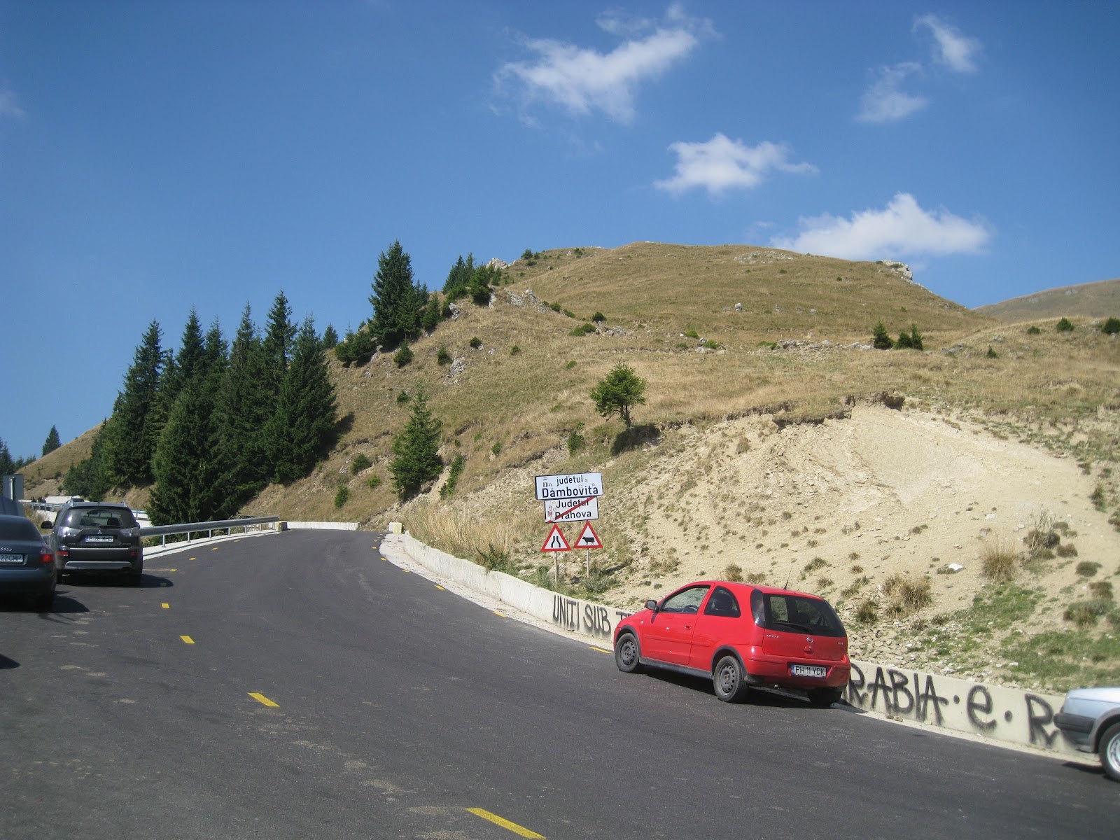 Impresii de calatorie: Drumul Transbucegi, Cabana Dichiu, Lacul Bolboci ...