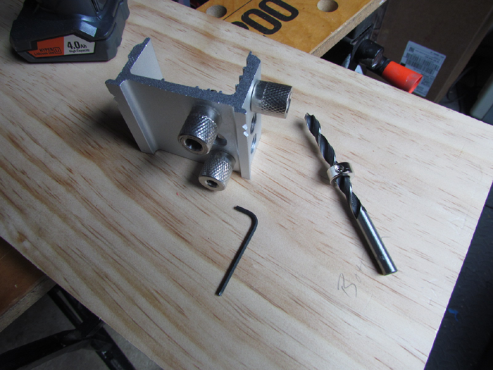 DIY Studio Equipment Rack Crawls Backward (When Alarmed)