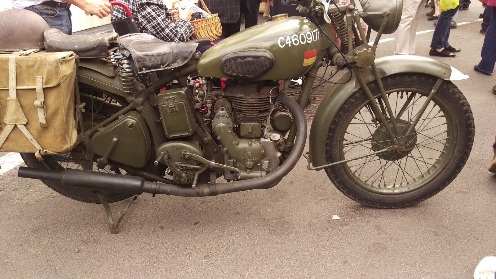 Amelia Squariel: Ariel W/NG at 1940's weekend