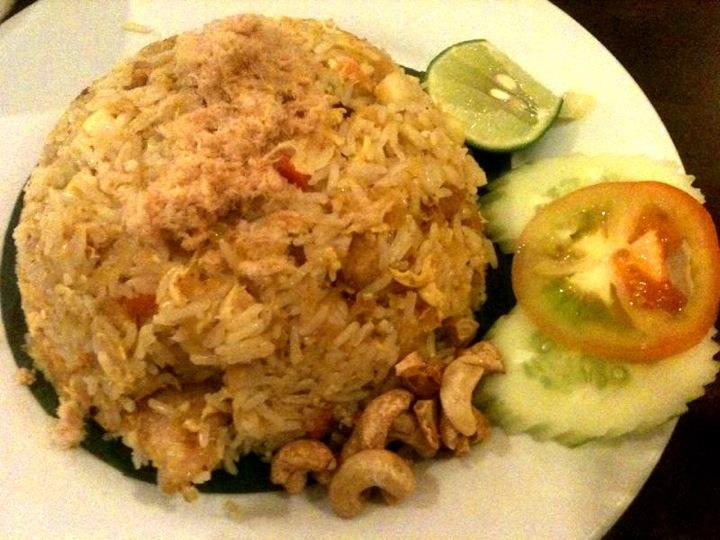 Sun,Sea and Sand: Thai Thai SUnway Pyramid