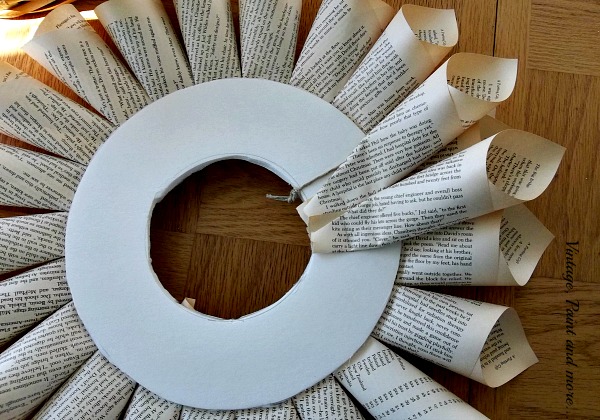 Book Page Wreath Tutorial | Vintage, Paint and more...