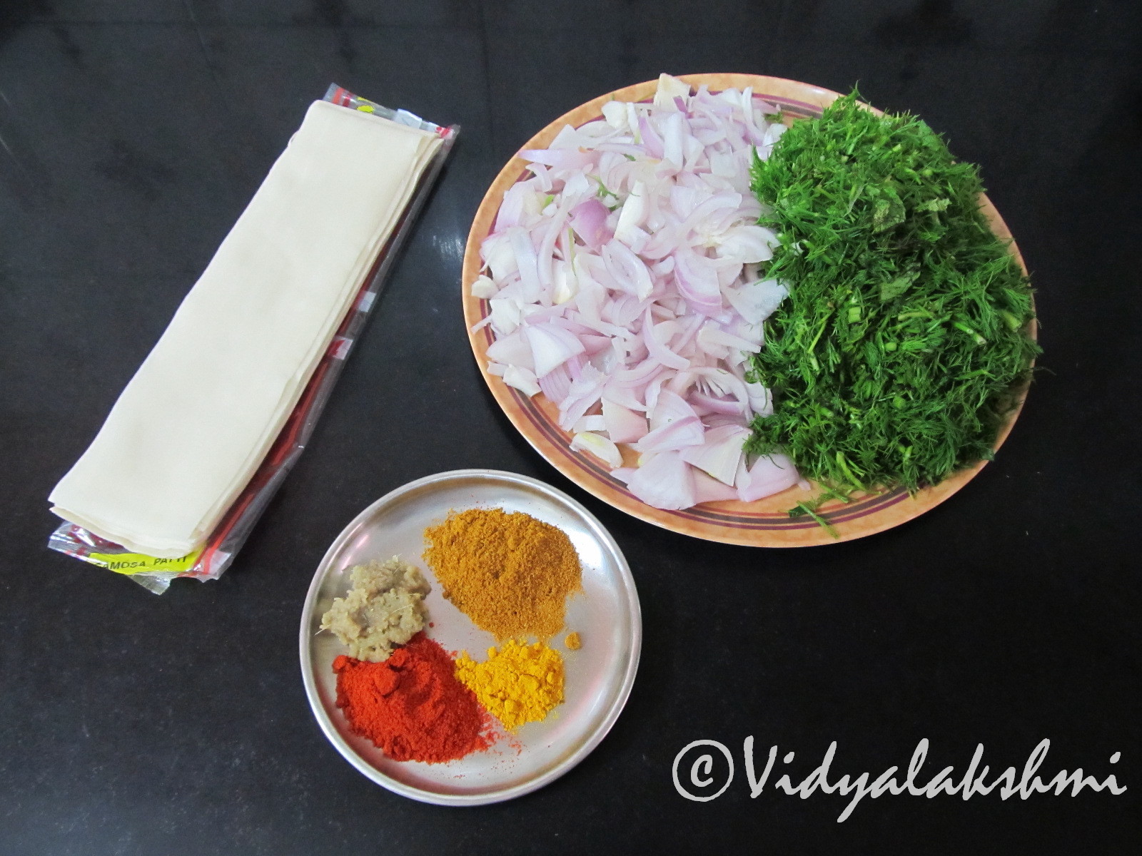 Dill & Onion Samosa (Samosa Irani)