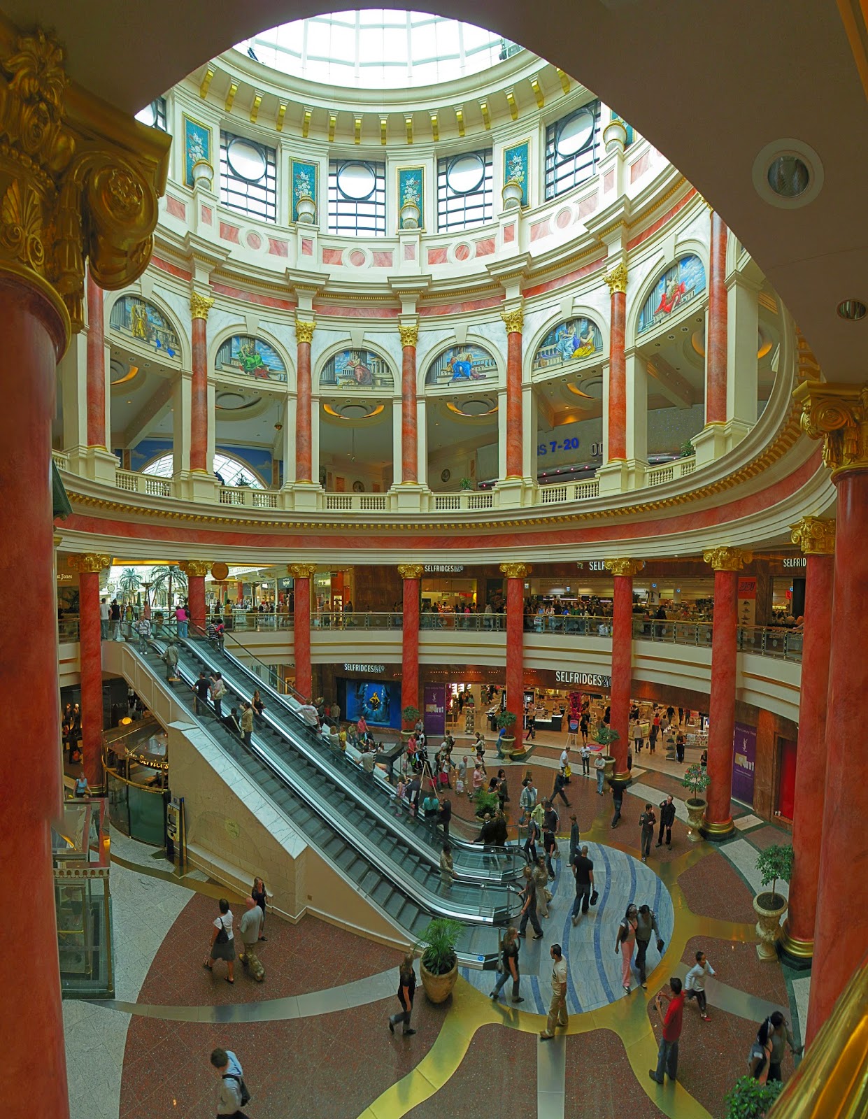 Storms Blog: Visiting the Intu Trafford Centre!