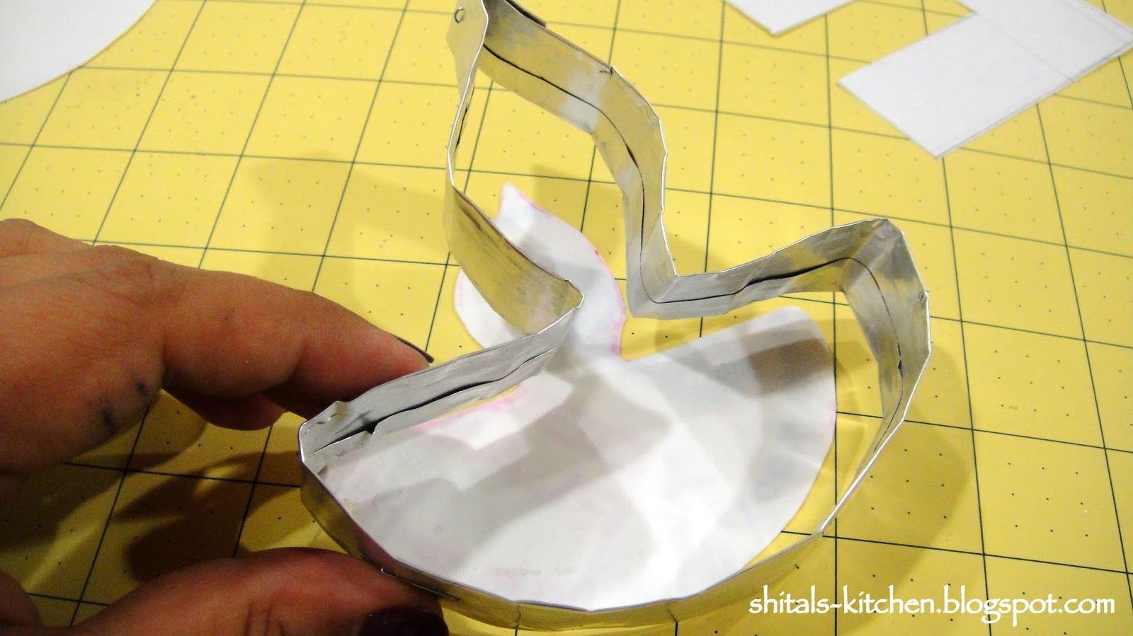 Shital's-Kitchen: DIY- Cookie Cutter