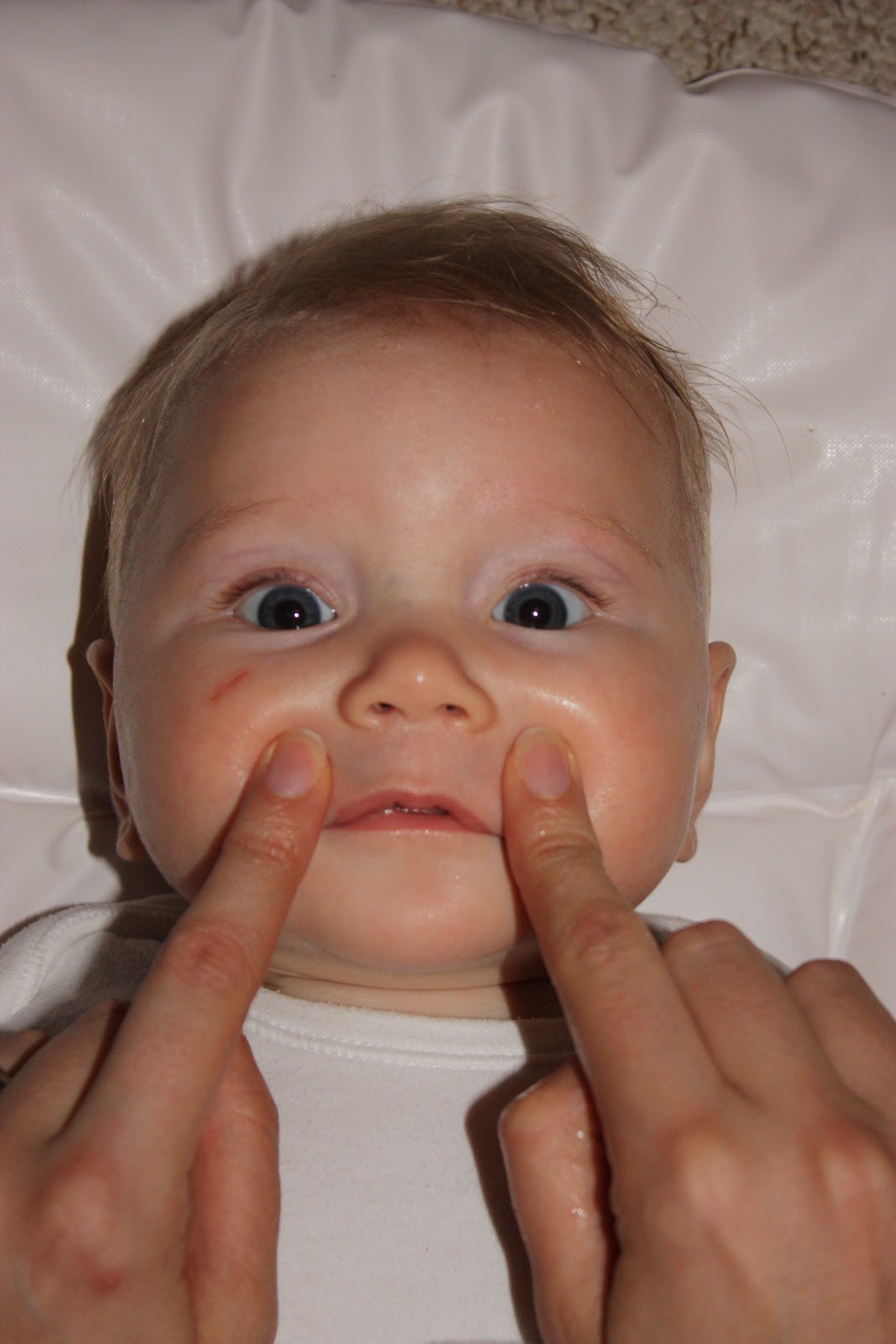 Mellow Mummy: Baby massage - The hidden benefits : Taking life as it ...