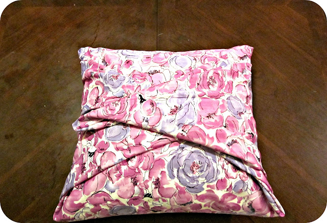 Live Gorgeously: No Sew Pillow Tutorial!