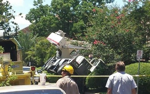 MEC&F Expert Engineers : A 60-FOOT CRANE TIPPED OVER IN AUSTIN, TEXAS.