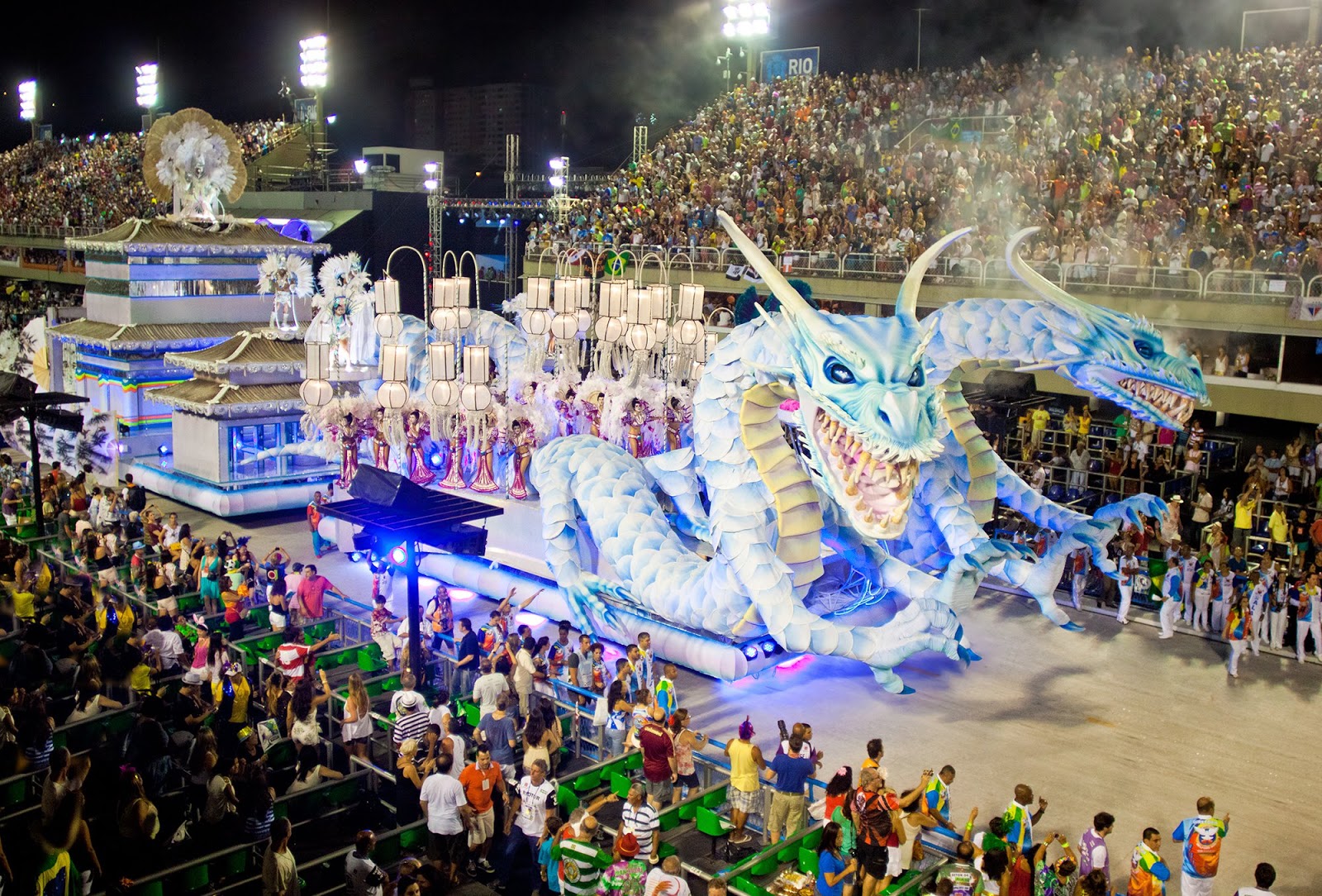 Gente y Costumbres: EL CARNAVAL DE RIO. El mayor espectáculo de música ...