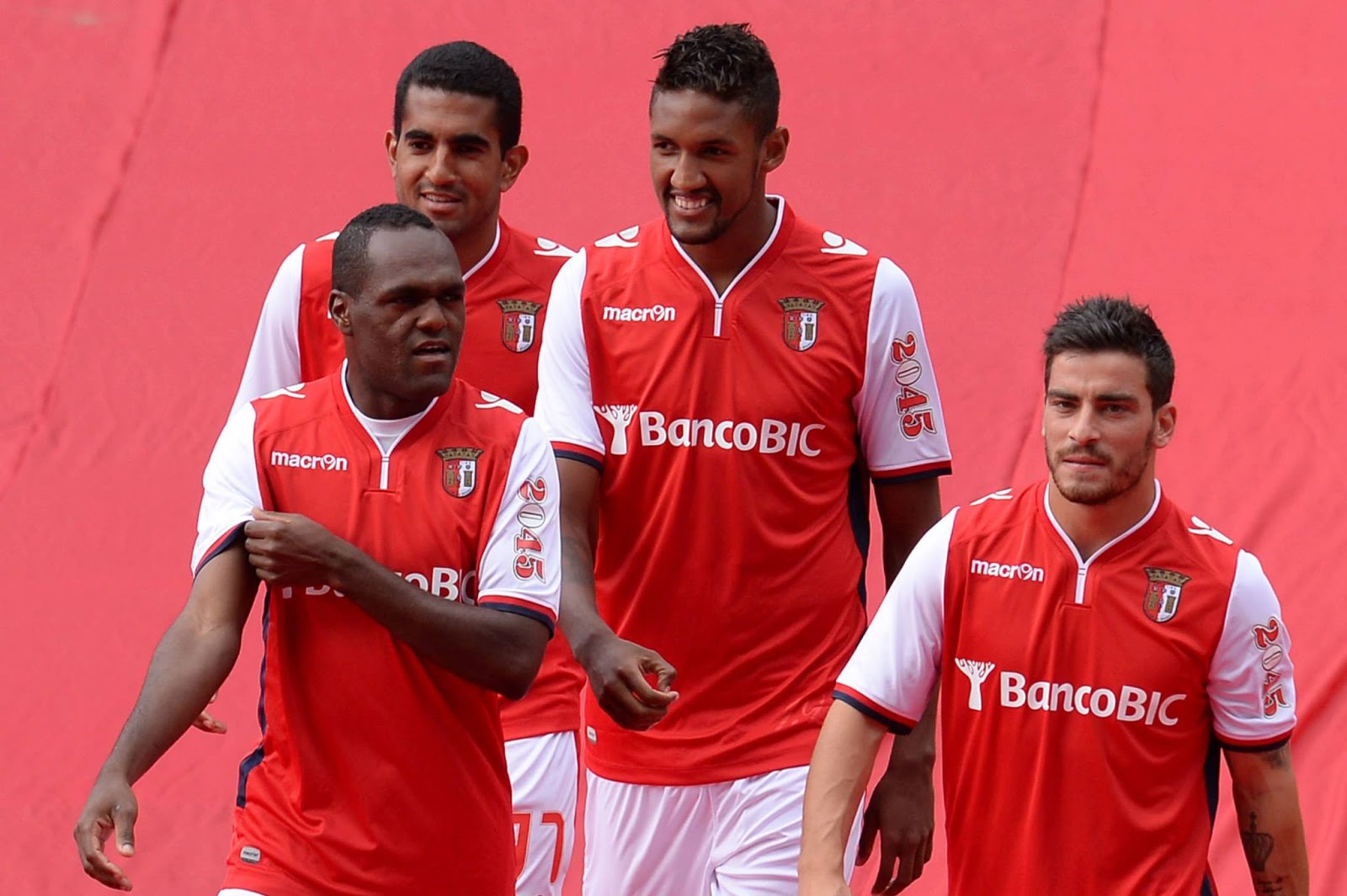 Braga 14-15 Home and Away Kits Released - Footy Headlines