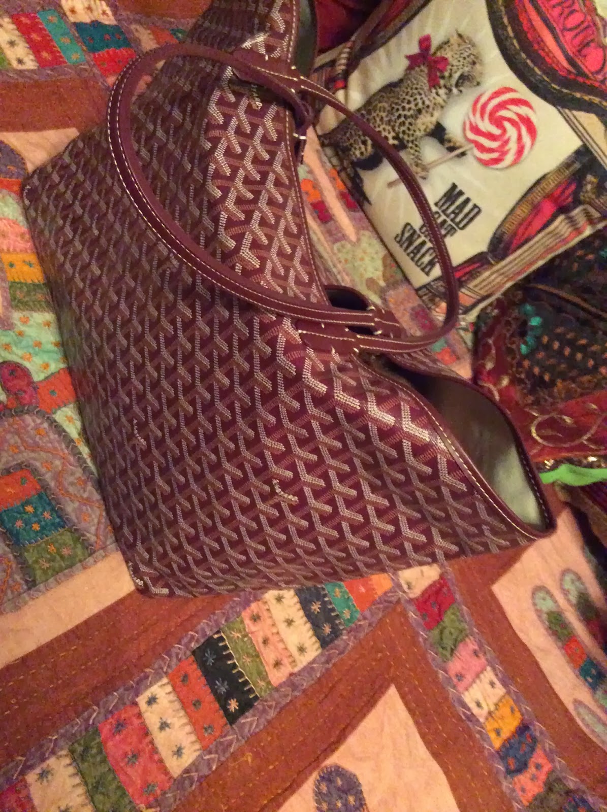 UN ARMARIO SIN FONDO: ¿QUÉ ES UN GOYARD?