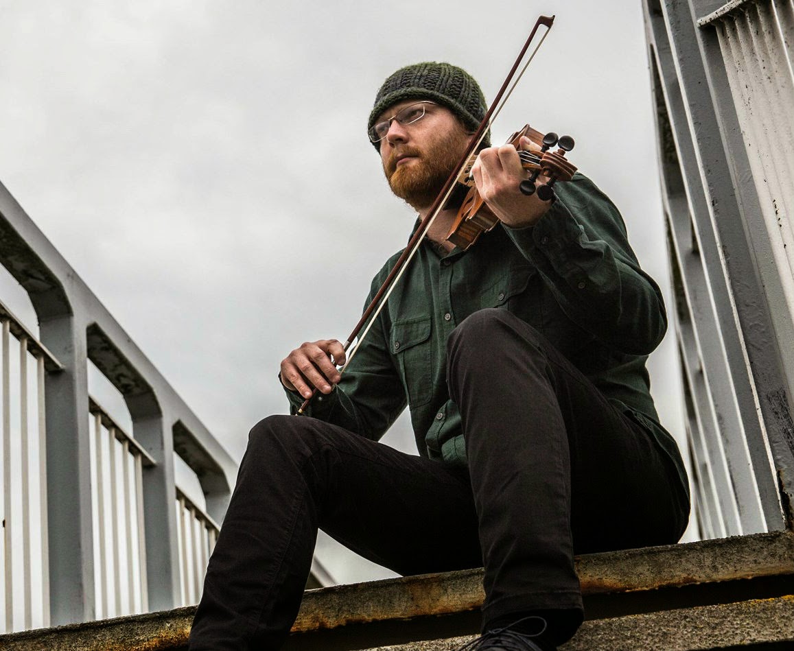 Folk All: TOM KITCHING