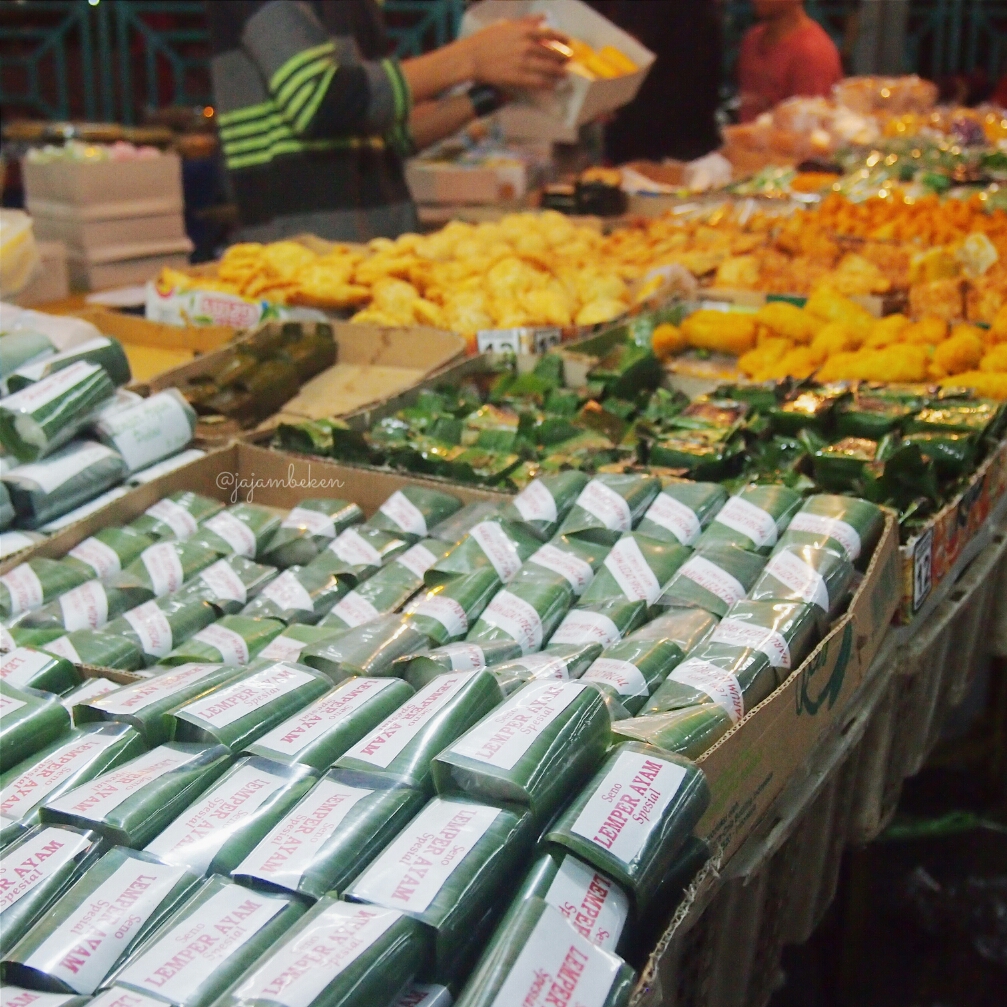 Kuliner Indonesia: 5 JENIS KUE DI PASAR KUE SUBUH SENEN