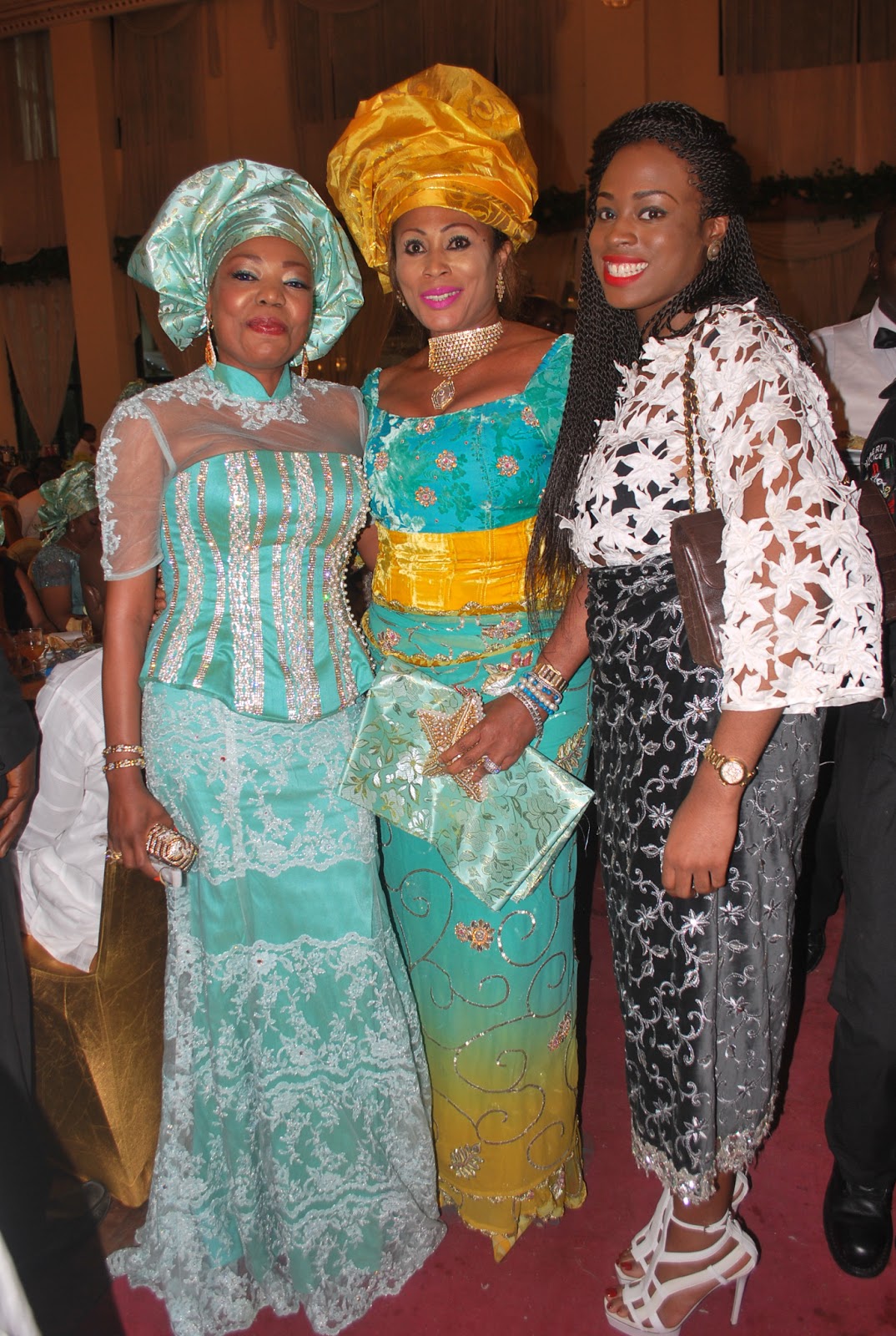 Maestro's Media: PICTURE OF THE DAY- NKIRU ANUMUDU STEPS OUT WITH DAUGHTER