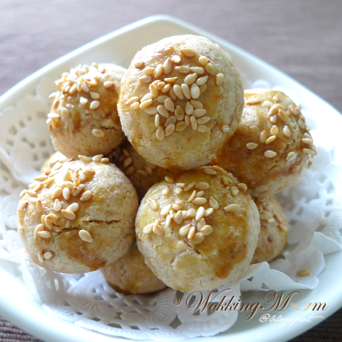 Let's get Wokking!: Sesame and Peanut Cookie 芝麻花生酥 | Singapore Food ...