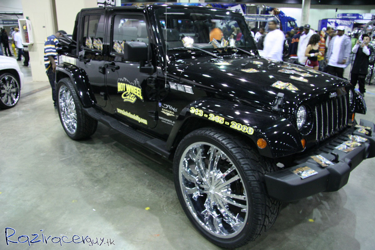 Jeep Wrangler on 35 Inch DVinci Wheels | Sport Cars