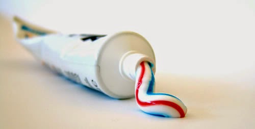 Mini tutos kimmy: 8 USOS DE LA PASTA DENTAL QUE NO SABIAS