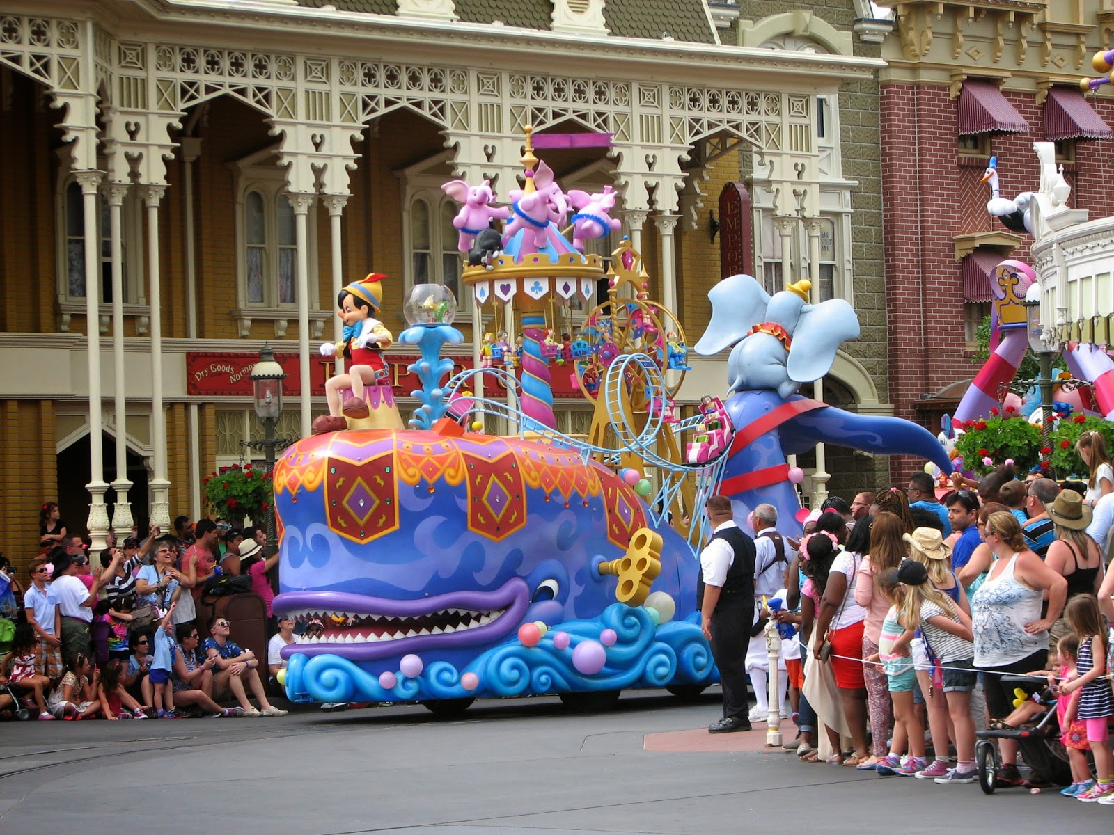 Bonao Internacional: GALERIA : DESFILE FESTIVAL DE FANTASIA , EN DISNEY ...