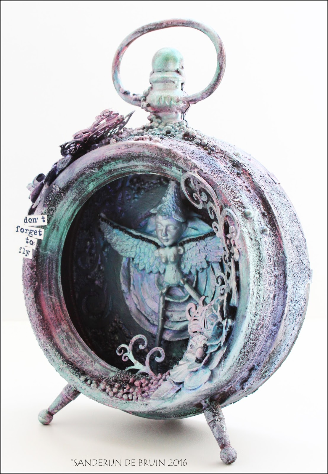 Live. Laugh. Love.: Altered clock (Don't forget to fly)