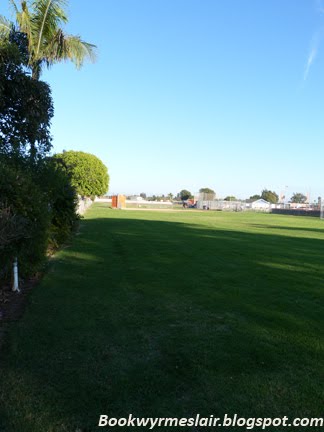 Bookwyrme's Lair: Wardlow Park, Huntington Beach