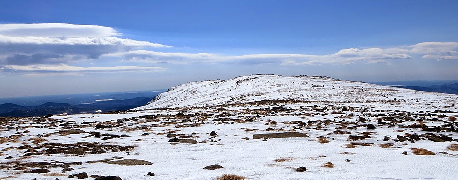 Hiking in the White Mountains: Roaming Around the Snowfields of the ...