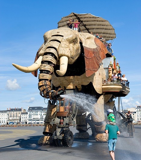 ART and ARCHITECTURE, mainly: Monumental elephants in French public art