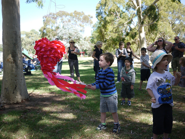 Little Hiccups: Piñatas - Smashing good fun!