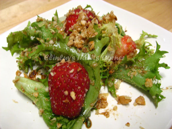 Elinluv's Tidbits Corner: Curly Endives Salad With Balsamic Dressing