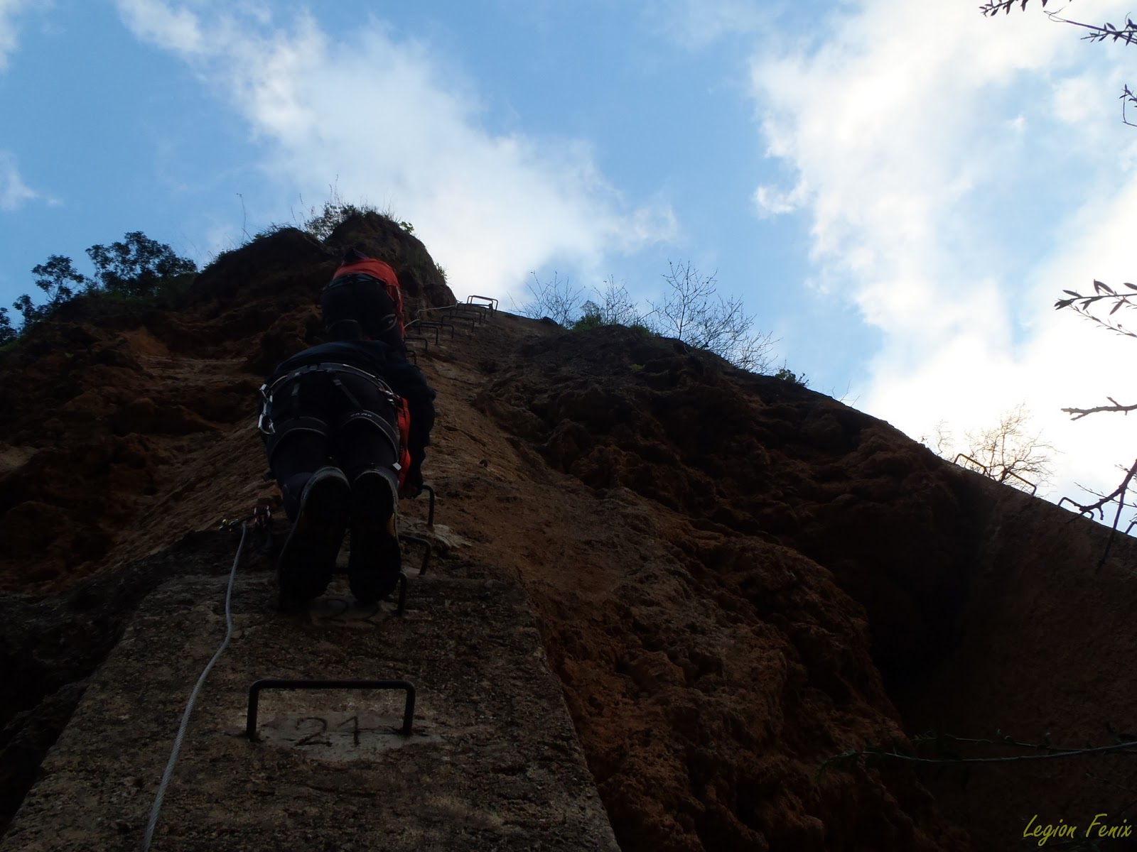 Legión Fénix: Ferratas de Atajate y Ronda
