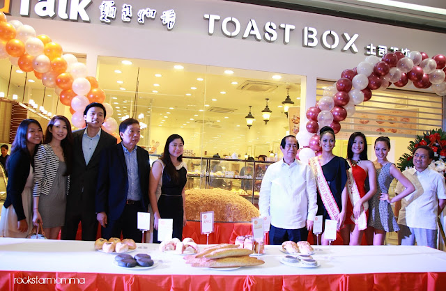 BreadTalk Unveils New Breed of Bread at the Opening of its SM Aura ...