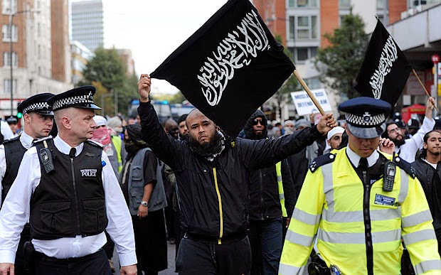 Life. Leben. Vie.: Extremism in Britain: Now the Crackdown Is Launched
