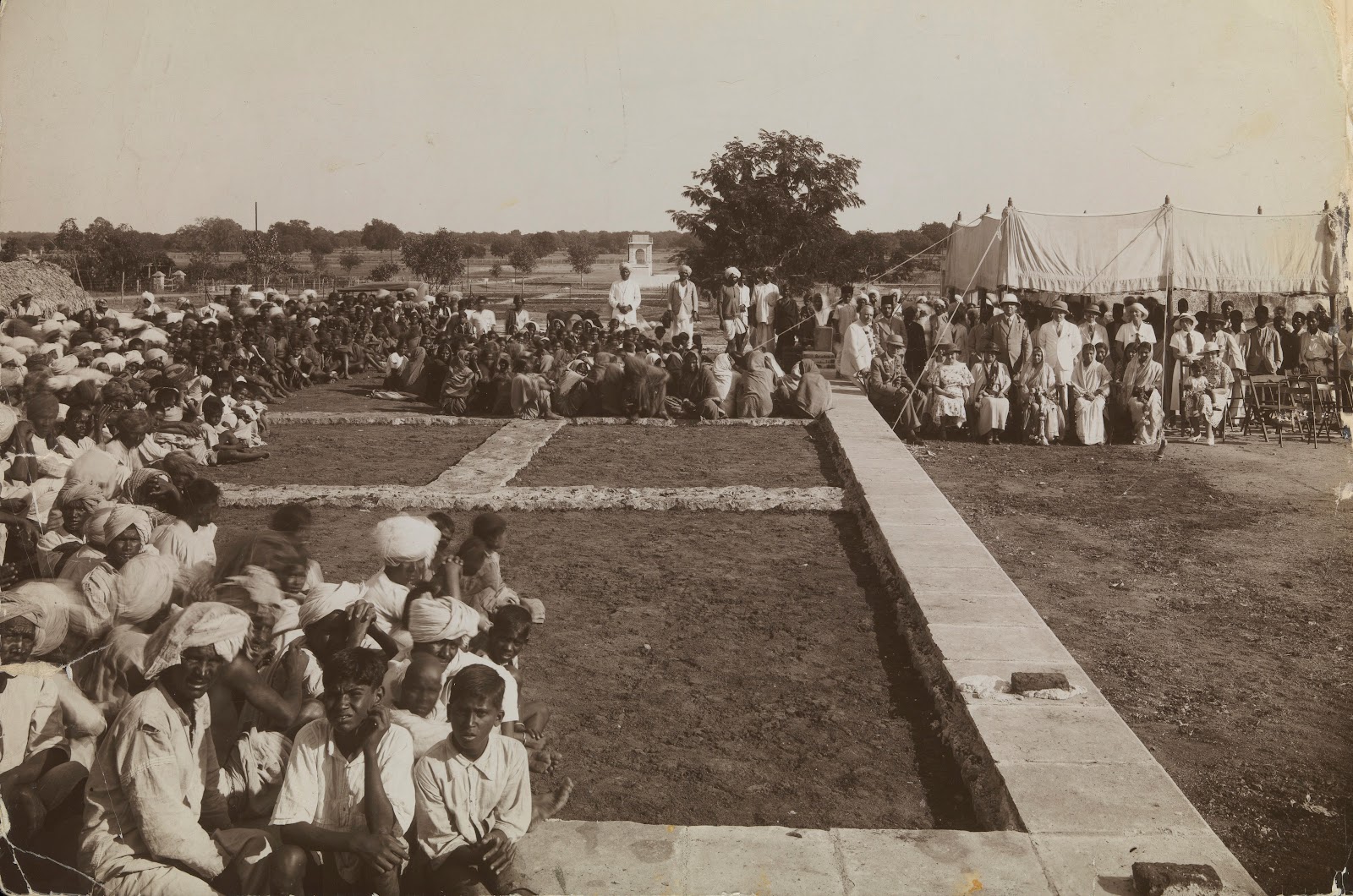 Wakges: Portrait of a lady in Nizamabad: Isabel Kerr. Wellcome Library ...