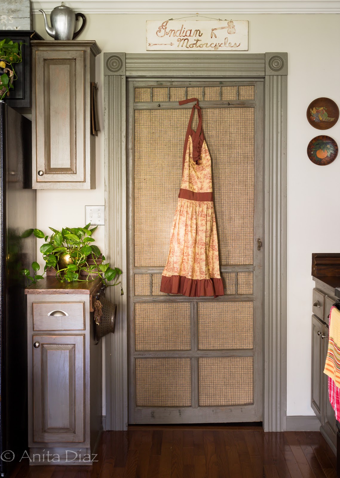 Reclaiming vintage trim - Whispering Pines Homestead