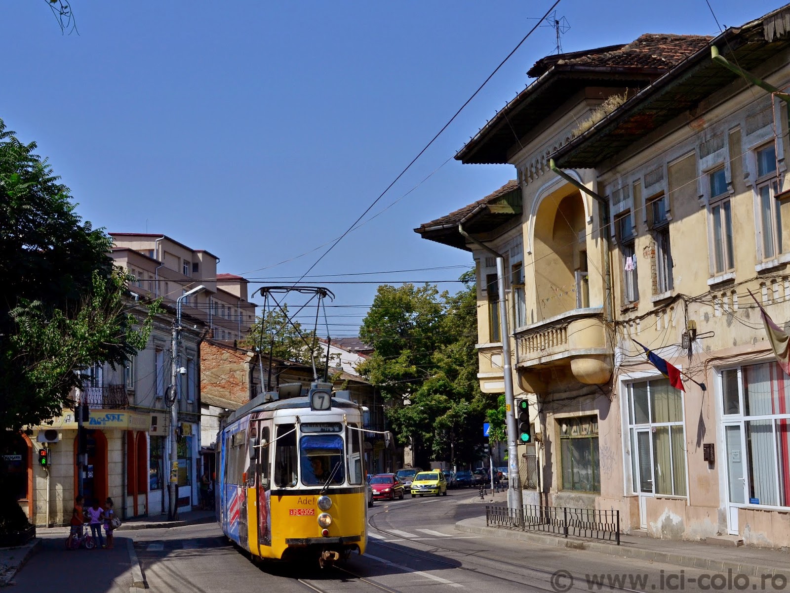 Ici-colo, prin Iași: de ce să te dedulcești la dulcele târg al Ieșilor ...