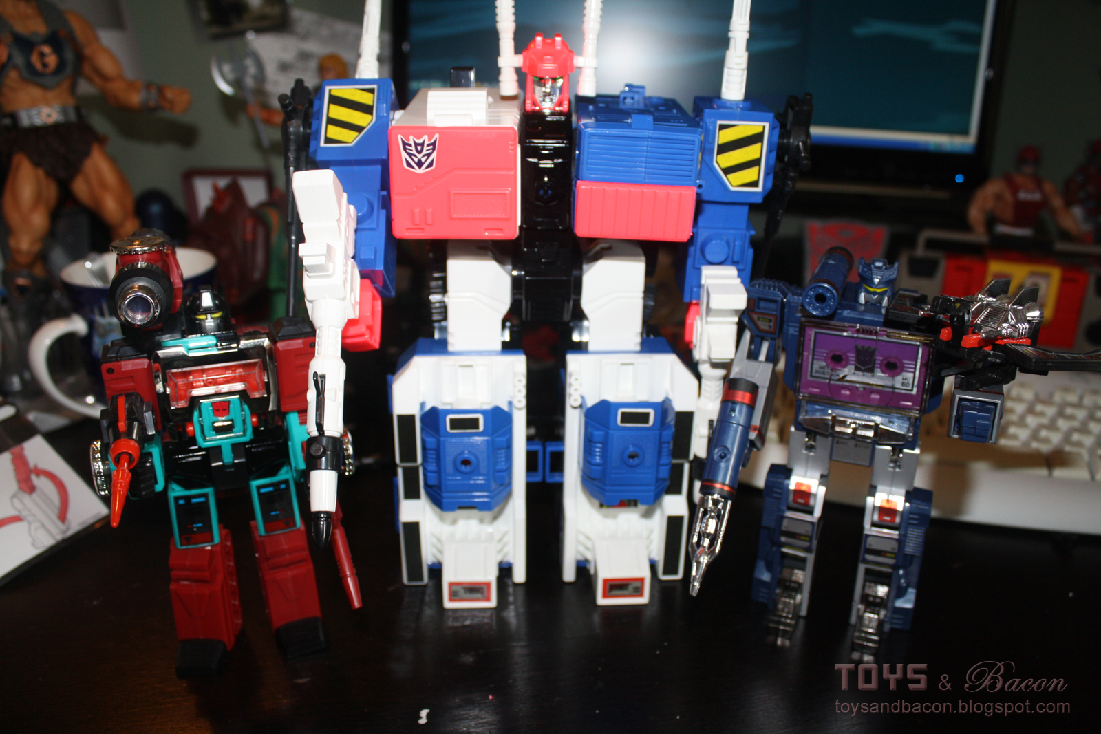 Toys and Bacon: Figure Friday: Bootleg Metrotitan / Metroplex