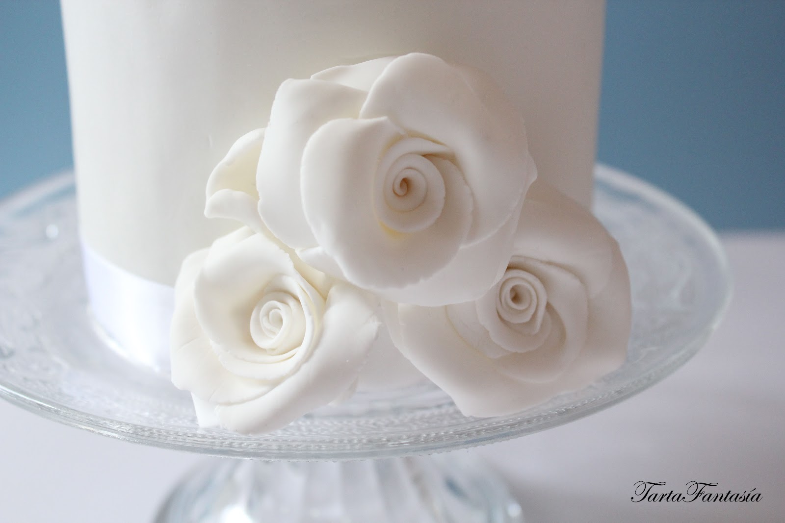 Tarta Rosas Blancas para mamá - TartaFantasía