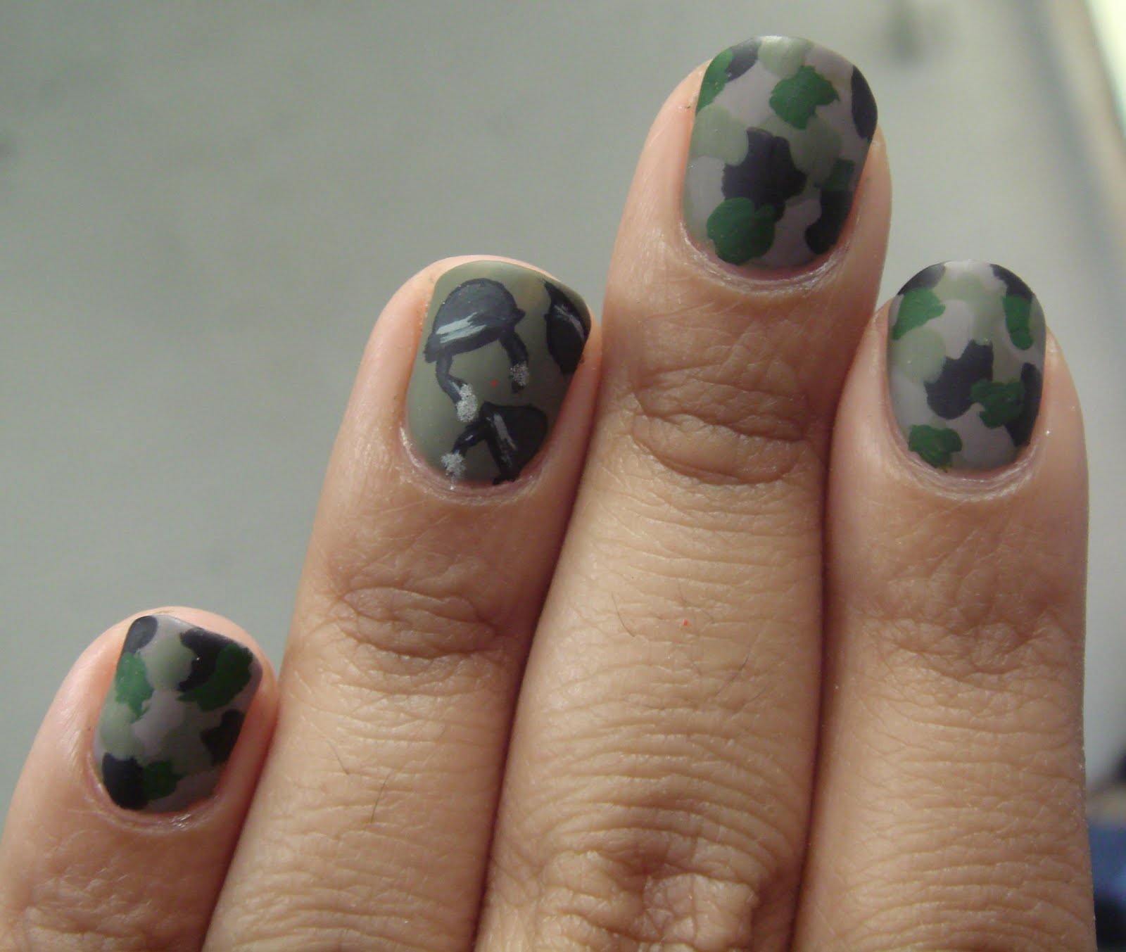 nail loopy: army nails