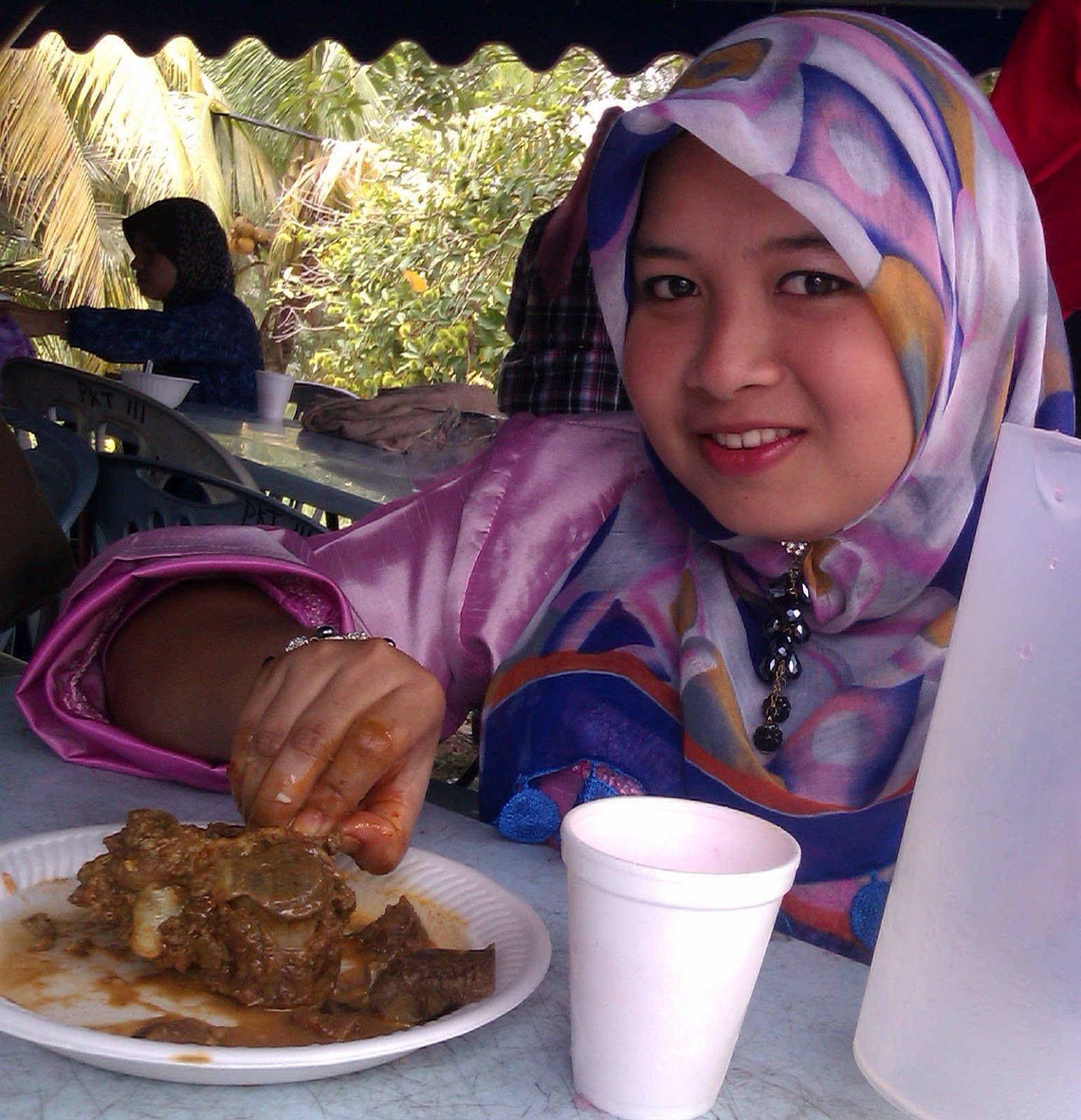 QISATUL HAYATI..: Fazurina & Diyana -Kembar kah mereka..~