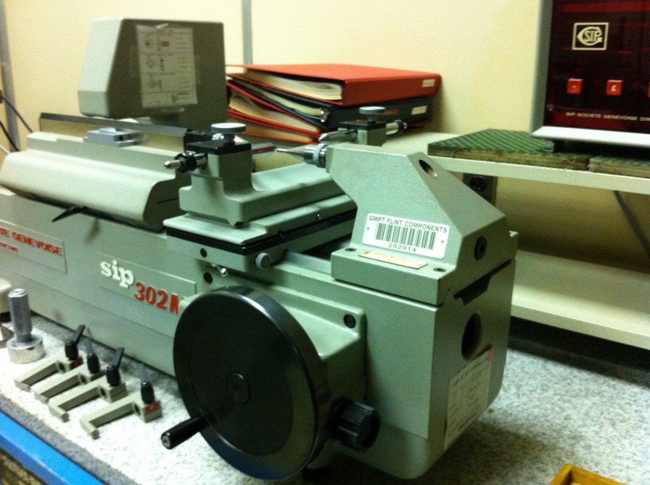 eBay Scam Hunter: SIP 302M UNIVERSAL LENGTH MEASURING MACHINE CALIBRATION