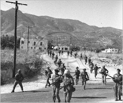 ΑΝΗΜΕΡΑ ΤΟΝ ΔΕΚΑΠΕΝΤΑΥΓΟΥΣΤΟ ΞΕΚΛΗΡΙΖΟΥΝ ΧΩΡΙΑ ΟΙ ΤΟΥΡΚΟΙ ΤΟ 1974 ...