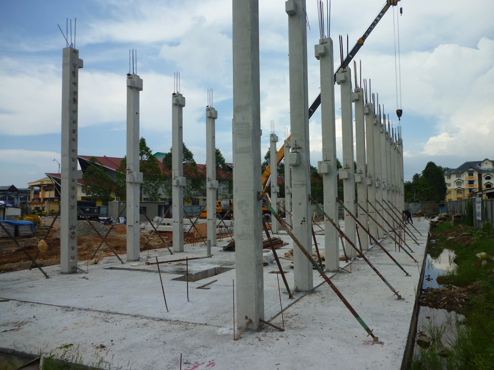 ceritanya : PEMASANGAN TIANG