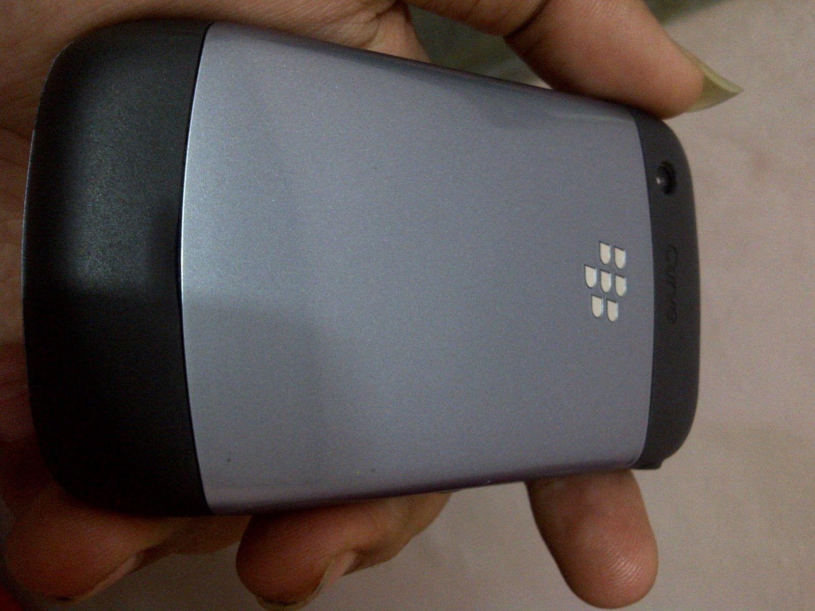 HeNry's Shop: Handphone dan PDA - Blackberry Gemini 8520 Dark Silver