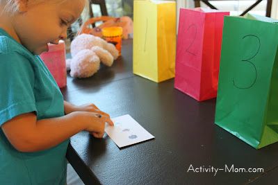 Count and Sort - Beginning Counting Game - The Activity Mom
