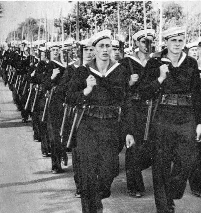 Four Bees: Swedish Mauser M 94 Carbine, Vintage Photos of the Swedish ...