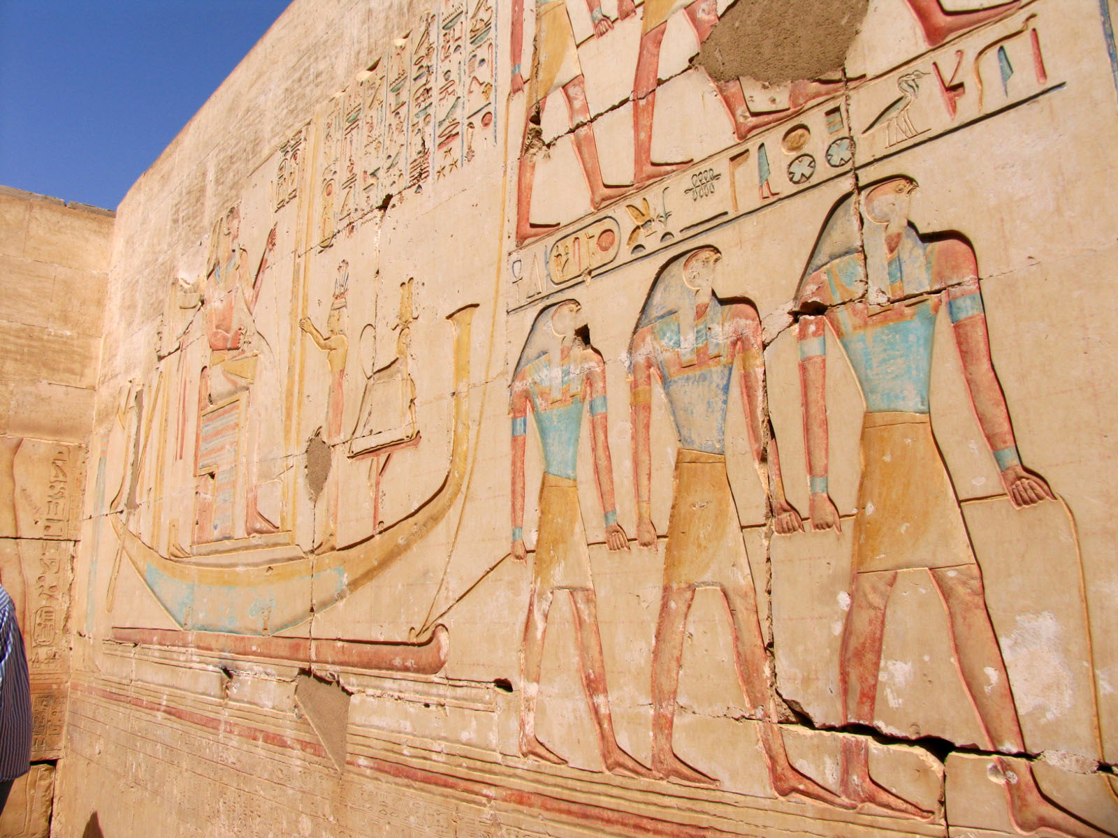 TRAS LA MIRADA DE ISADORA: Templo de Ramsés II en Abydos; 3ª parte