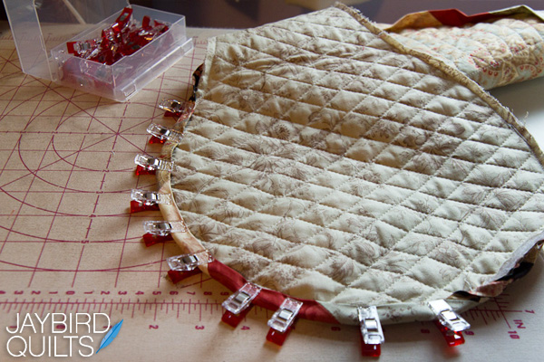 Jaybird Quilts: Binding Curves Tutorial