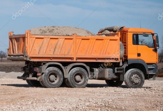 Mobil Truk Pengangkut Pasir Tetap Garang Segala Kondisi Jalan