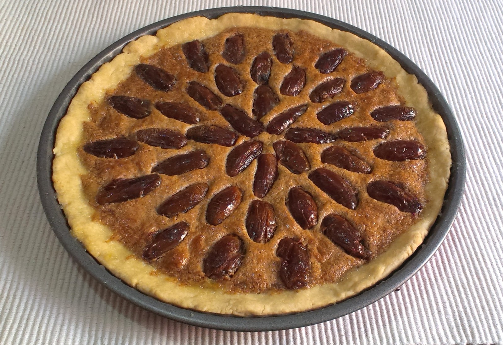 Inmacocinillas: TARTA DE DATILES Y ALMENDRA