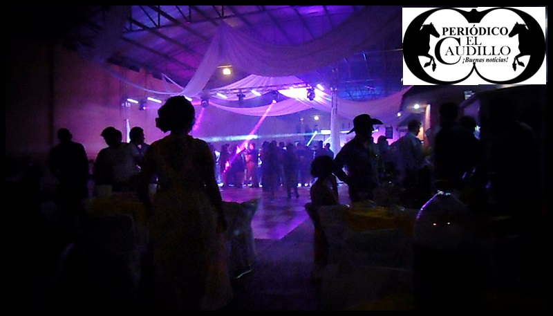 Periódico El Caudillo: SE GRADÚAN ALUMNOS DEL CBTIS 174